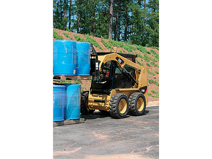 CAT 216B Skid Steer Loader - Versatile Equipment Ltd